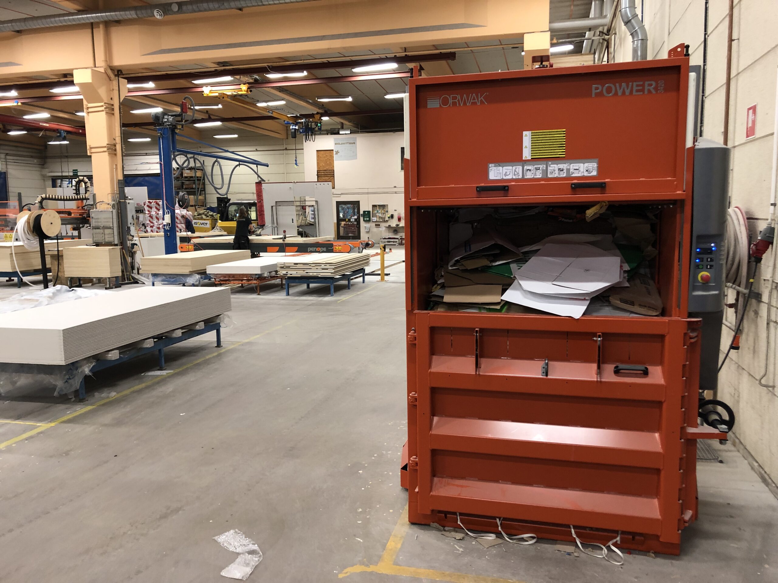 FLEXATOR STREAMLINES WASTE HANDLING IN ITS MODERN FACTORY - Orwakbalers